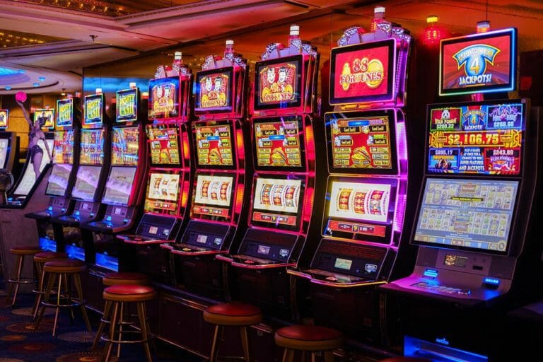 Looking at the Biggest Slot Machine Wins | KamCord